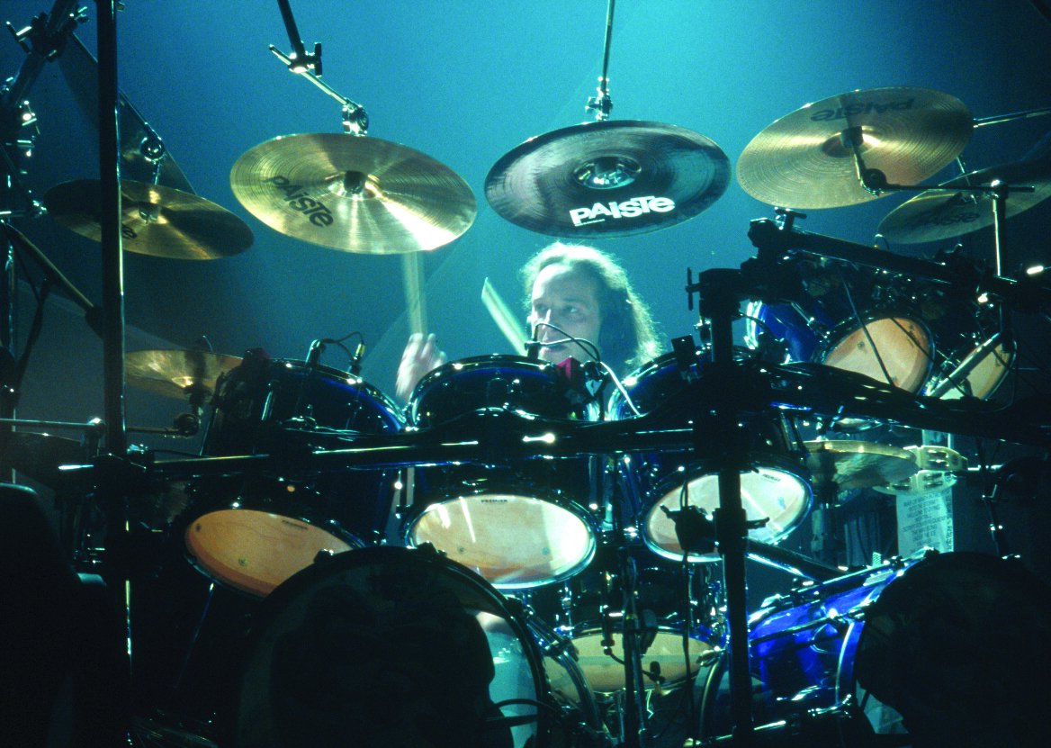 FORMER BLIND GUARDIAN DRUMMER THOMEN STAUCH PERFORMS FIFTH ANGEL'S "CRY ...